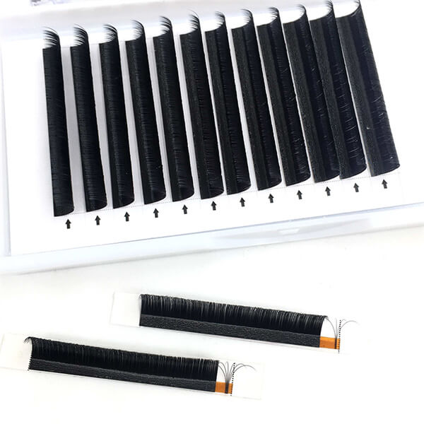 Wispy Hybrid Full Set Cat Eye Eyelash Extensions